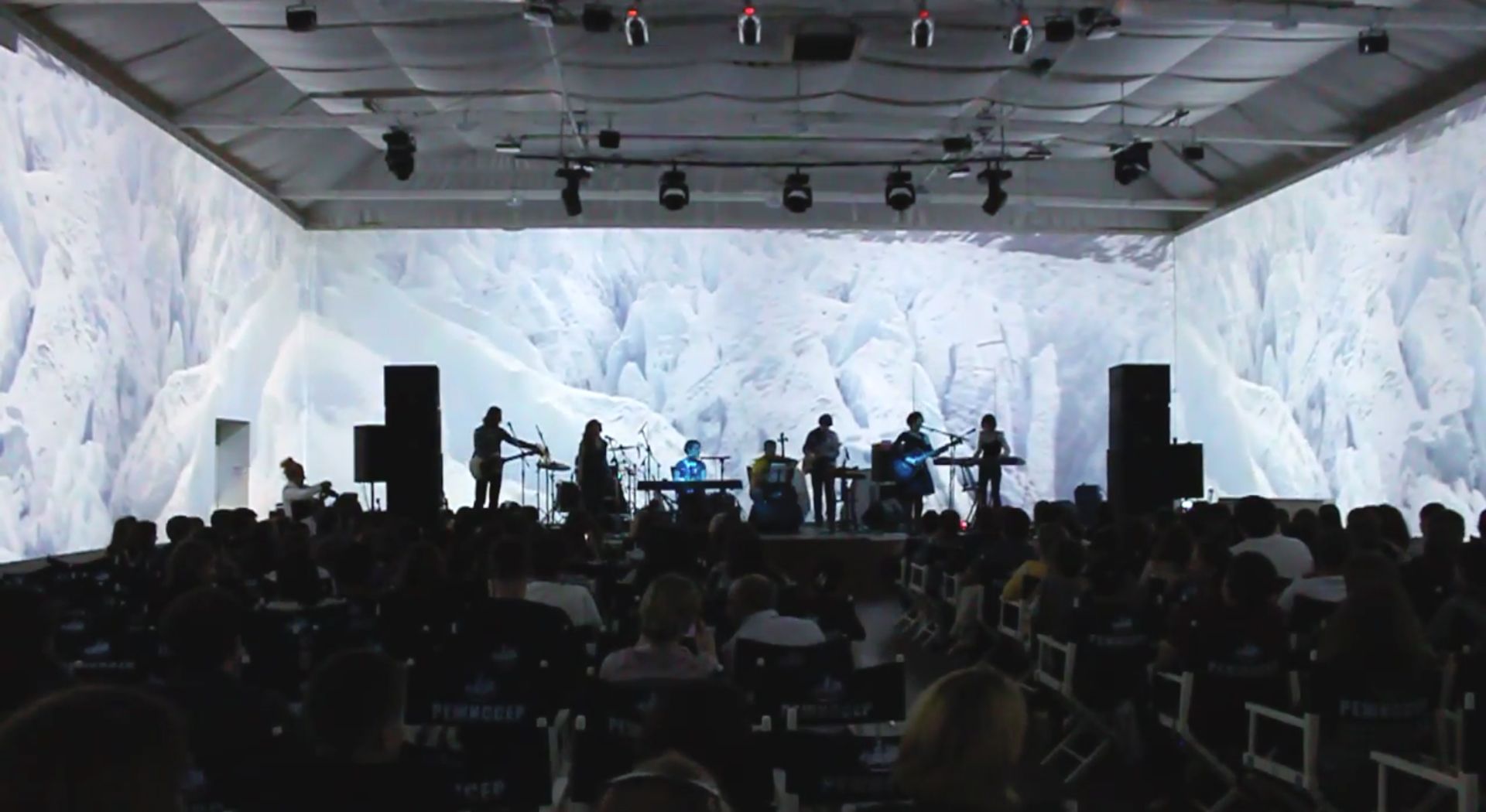 Driving a 270-degree panoramic screen at the Odessa Film Studio ...